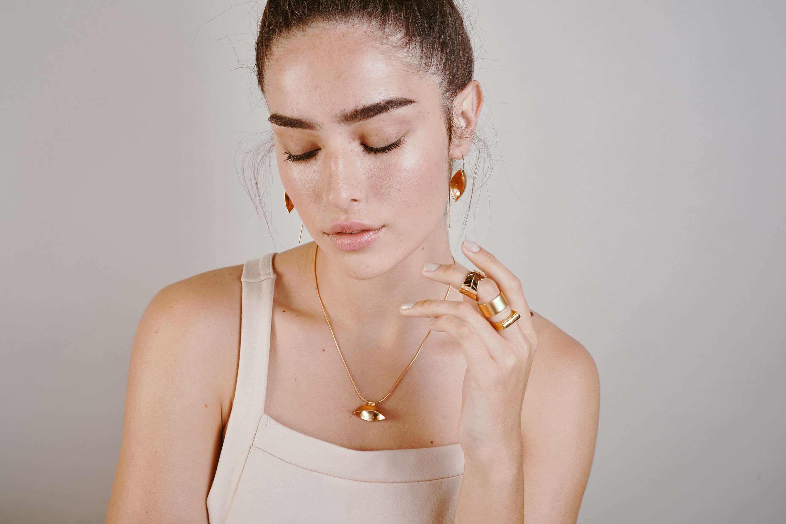 Gold almond necklace - Alit Heiman